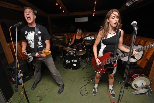 Line Traps: Sled Island