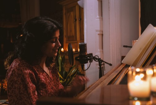 aniqa dear: Sled Island